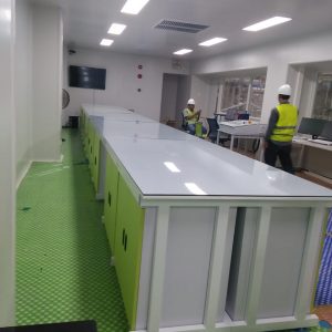 Meja Laboratorium Kimia - PT LAB Technologi Indonesia